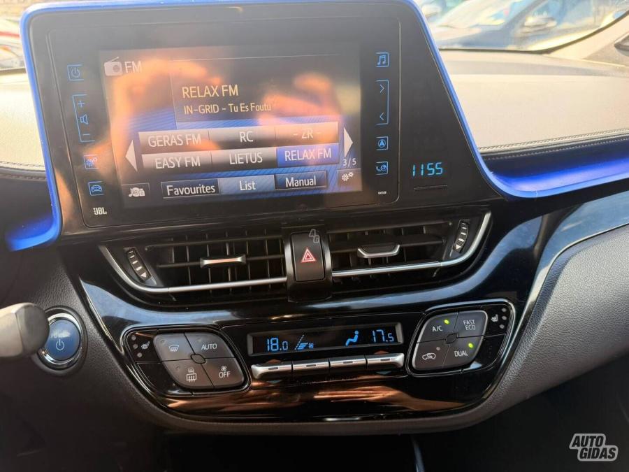 Pelēks Toyota C-HR 2018 Kauņa, ar dzinēja tilpumu 1.80 L un nobraukumu 150 tūkst. km par 16999 €, foto 24 vietnē AUTOMOTO.COM.LV