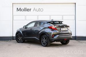 Серый Тойота C-HR 2018 в Рига, объемом двигателя 1.80 л и пробегом 144 тыс. км за 16950 €, фото 4 на AUTOMOTO.COM.LV