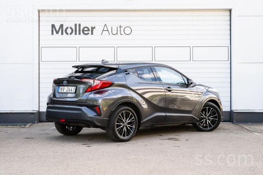 Серый Тойота C-HR 2018 в Рига, объемом двигателя 1.80 л и пробегом 144 тыс. км за 16950 €, фото 5 на AUTOMOTO.COM.LV