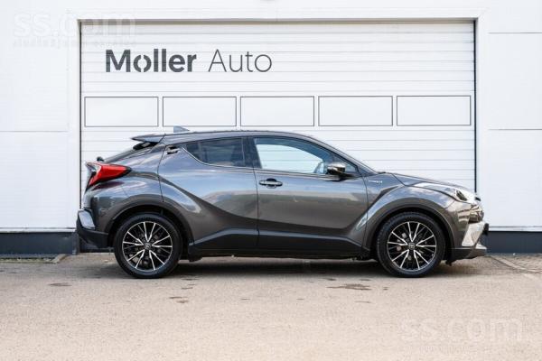 Серый Тойота C-HR 2018 в Рига, объемом двигателя 1.80 л и пробегом 144 тыс. км за 16950 €, фото 5 на AUTOMOTO.COM.LV