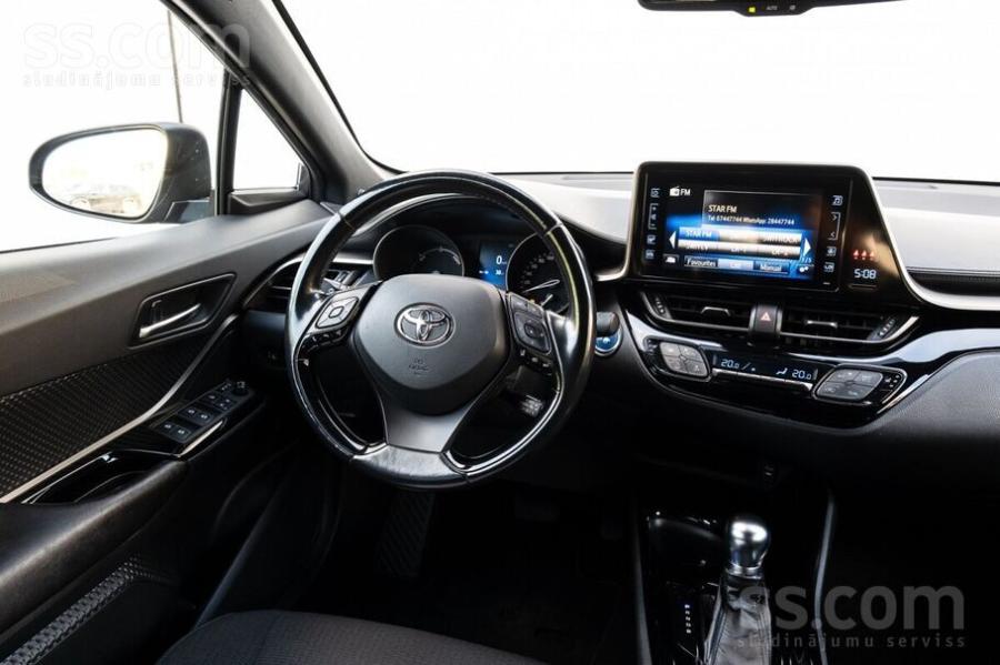 Серый Тойота C-HR 2018 в Рига, объемом двигателя 1.80 л и пробегом 144 тыс. км за 16950 €, фото 10 на AUTOMOTO.COM.LV