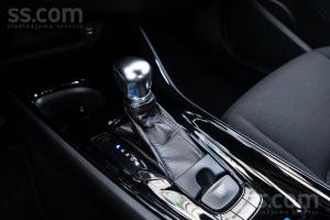Серый Тойота C-HR 2018 в Рига, объемом двигателя 1.80 л и пробегом 144 тыс. км за 16950 €, фото 13 на AUTOMOTO.COM.LV