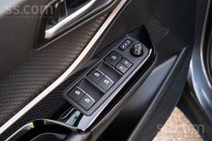 Серый Тойота C-HR 2018 в Рига, объемом двигателя 1.80 л и пробегом 144 тыс. км за 16950 €, фото 16 на AUTOMOTO.COM.LV