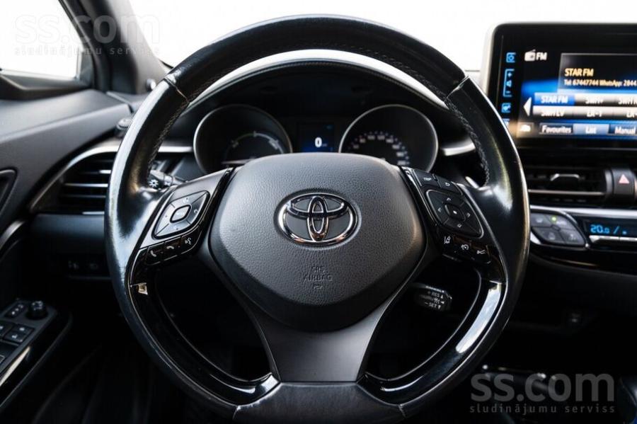 Серый Тойота C-HR 2018 в Рига, объемом двигателя 1.80 л и пробегом 144 тыс. км за 16950 €, фото 19 на AUTOMOTO.COM.LV