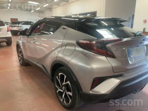 Серый Тойота C-HR 2018 в Даугавпилс, объемом двигателя 1.80 л и пробегом 175 тыс. км за 15999 €, фото 9 на AUTOMOTO.COM.LV