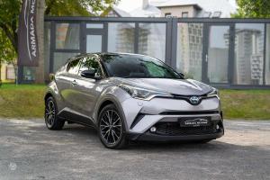 Grey Toyota C-HR 2018 in Vilnius, with an engine capacity of 1.80 L and mileage of 135 thousand km for 15900 €, photo  on AUTOMOTO.COM.LV