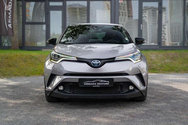 Серый Тойота C-HR 2018 в Вильнюс, объемом двигателя 1.80 л и пробегом 135 тыс. км за 15900 €, фото 6 на AUTOMOTO.COM.LV