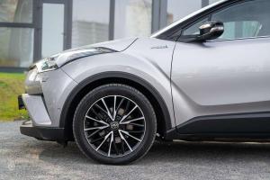 Grey Toyota C-HR 2018 in Vilnius, with an engine capacity of 1.80 L and mileage of 135 thousand km for 15900 €, photo 12 on AUTOMOTO.COM.LV