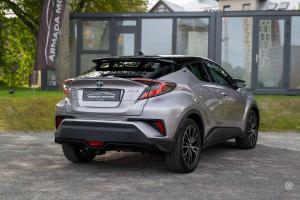 Grey Toyota C-HR 2018 in Vilnius, with an engine capacity of 1.80 L and mileage of 135 thousand km for 15900 €, photo 20 on AUTOMOTO.COM.LV
