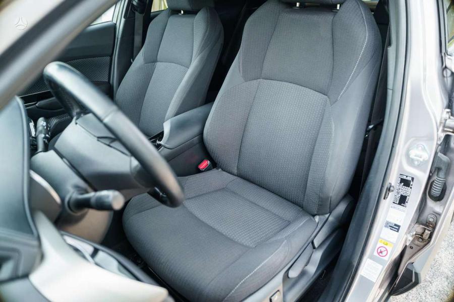 Grey Toyota C-HR 2018 in Vilnius, with an engine capacity of 1.80 L and mileage of 135 thousand km for 15900 €, photo 22 on AUTOMOTO.COM.LV