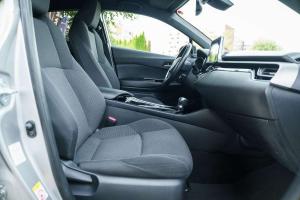 Grey Toyota C-HR 2018 in Vilnius, with an engine capacity of 1.80 L and mileage of 135 thousand km for 15900 €, photo 25 on AUTOMOTO.COM.LV