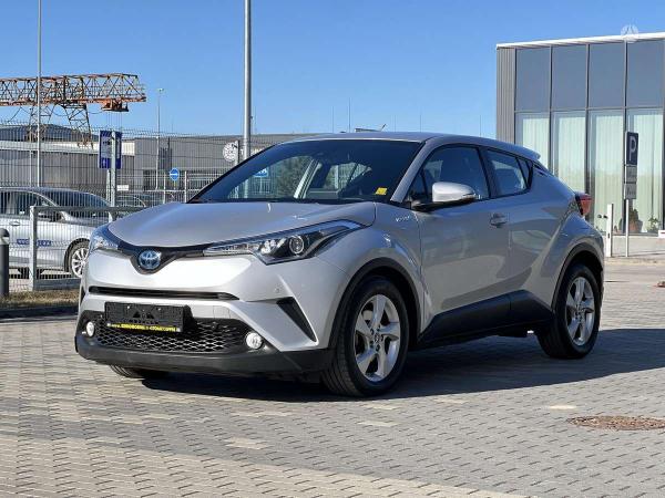 Pelēks Toyota C-HR 2018 Šauļi, ar dzinēja tilpumu 1.80 L un nobraukumu 181 tūkst. km par 14250 €, foto 1 vietnē AUTOMOTO.COM.LV