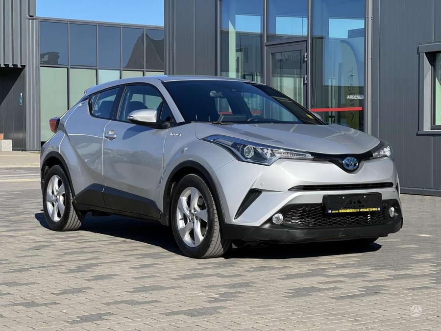 Pelēks Toyota C-HR 2018 Šauļi, ar dzinēja tilpumu 1.80 L un nobraukumu 181 tūkst. km par 14250 €, foto 3 vietnē AUTOMOTO.COM.LV