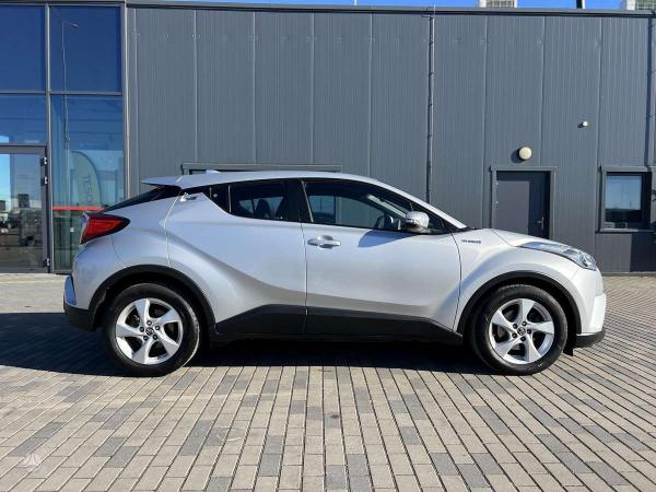 Pelēks Toyota C-HR 2018 Šauļi, ar dzinēja tilpumu 1.80 L un nobraukumu 181 tūkst. km par 14250 €, foto 5 vietnē AUTOMOTO.COM.LV