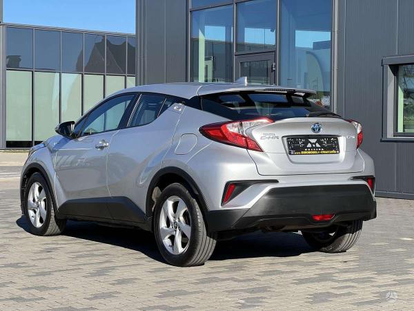 Pelēks Toyota C-HR 2018 Šauļi, ar dzinēja tilpumu 1.80 L un nobraukumu 181 tūkst. km par 14250 €, foto 8 vietnē AUTOMOTO.COM.LV