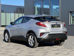 Pelēks Toyota C-HR 2018 Šauļi, ar dzinēja tilpumu 1.80 L un nobraukumu 181 tūkst. km par 14250 €, foto 8 vietnē AUTOMOTO.COM.LV