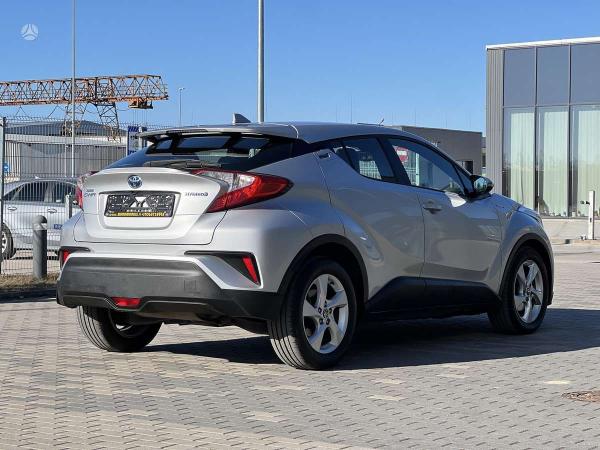 Pelēks Toyota C-HR 2018 Šauļi, ar dzinēja tilpumu 1.80 L un nobraukumu 181 tūkst. km par 14250 €, foto 9 vietnē AUTOMOTO.COM.LV