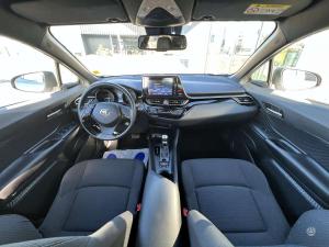 Pelēks Toyota C-HR 2018 Šauļi, ar dzinēja tilpumu 1.80 L un nobraukumu 181 tūkst. km par 14250 €, foto 19 vietnē AUTOMOTO.COM.LV