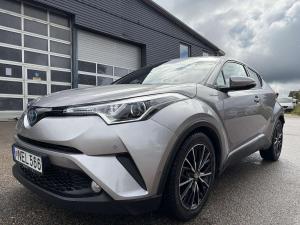 Grey Toyota C-HR 2018 in Utena, with an engine capacity of 1.80 L and mileage of 106 thousand km for 16700 €, photo  on AUTOMOTO.COM.LV