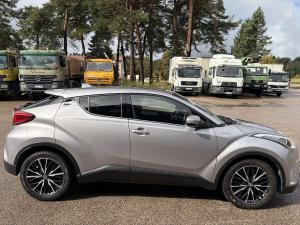 Grey Toyota C-HR 2018 in Utena, with an engine capacity of 1.80 L and mileage of 106 thousand km for 16700 €, photo 5 on AUTOMOTO.COM.LV