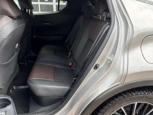 Grey Toyota C-HR 2018 in Utena, with an engine capacity of 1.80 L and mileage of 106 thousand km for 16700 €, photo 18 on AUTOMOTO.COM.LV