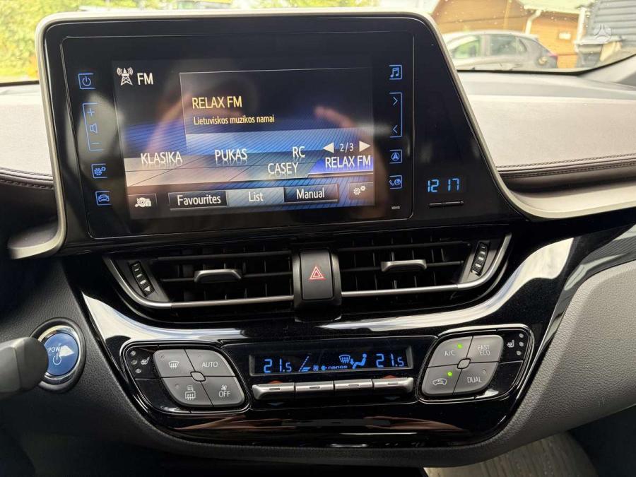Grey Toyota C-HR 2018 in Utena, with an engine capacity of 1.80 L and mileage of 106 thousand km for 16700 €, photo 23 on AUTOMOTO.COM.LV