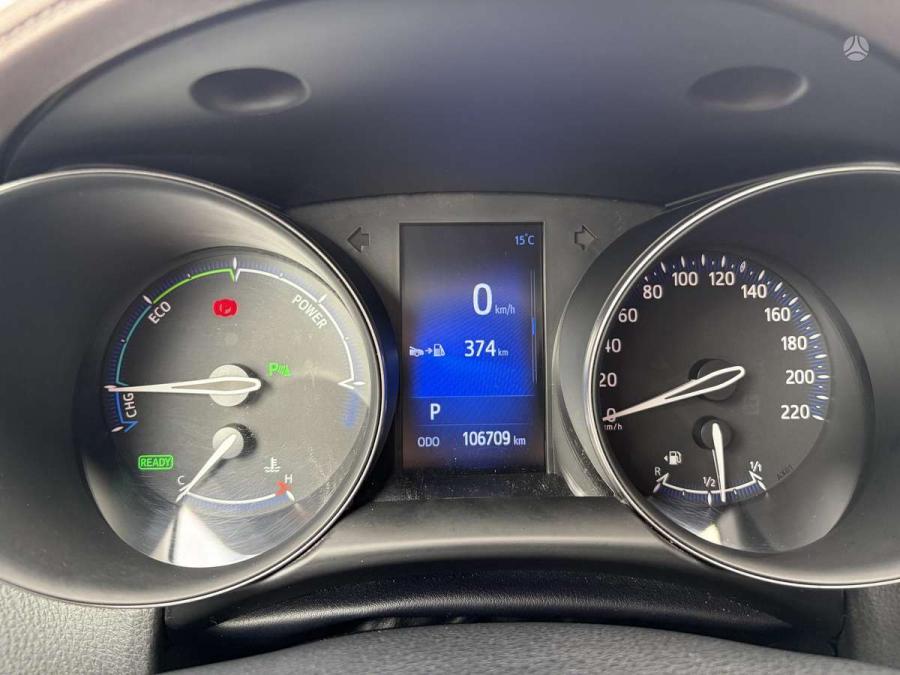 Grey Toyota C-HR 2018 in Utena, with an engine capacity of 1.80 L and mileage of 106 thousand km for 16700 €, photo 24 on AUTOMOTO.COM.LV