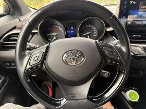 Grey Toyota C-HR 2018 in Utena, with an engine capacity of 1.80 L and mileage of 106 thousand km for 16700 €, photo 25 on AUTOMOTO.COM.LV