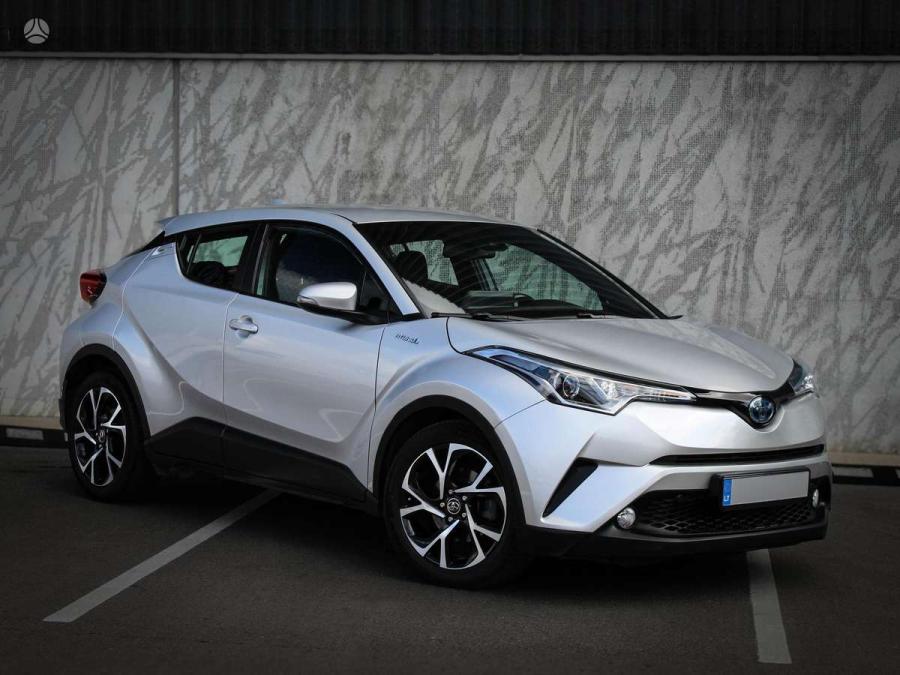 Серый Тойота C-HR 2018 в Каунас, объемом двигателя 1.80 л и пробегом 120 тыс. км за 15750 €, фото 1 на AUTOMOTO.COM.LV