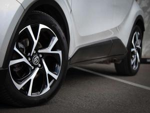 Серый Тойота C-HR 2018 в Каунас, объемом двигателя 1.80 л и пробегом 120 тыс. км за 15750 €, фото 6 на AUTOMOTO.COM.LV