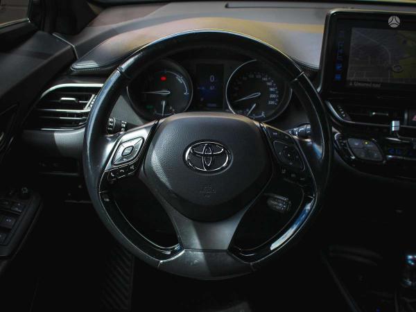 Серый Тойота C-HR 2018 в Каунас, объемом двигателя 1.80 л и пробегом 120 тыс. км за 15750 €, фото 11 на AUTOMOTO.COM.LV