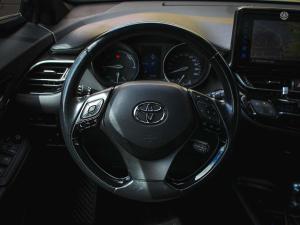 Серый Тойота C-HR 2018 в Каунас, объемом двигателя 1.80 л и пробегом 120 тыс. км за 15750 €, фото 11 на AUTOMOTO.COM.LV