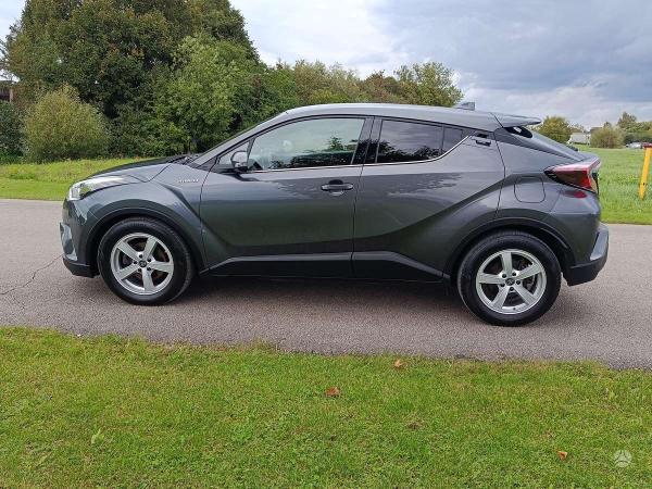 Pelēks Toyota C-HR 2018 Šauļi, ar dzinēja tilpumu 1.80 L un nobraukumu 92 tūkst. km par 16750 €, foto 6 vietnē AUTOMOTO.COM.LV