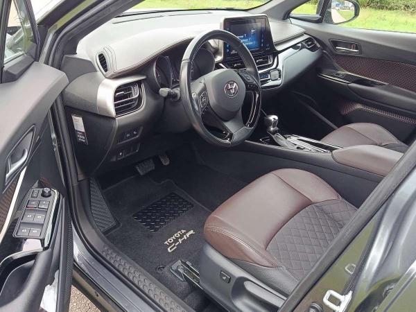 Pelēks Toyota C-HR 2018 Šauļi, ar dzinēja tilpumu 1.80 L un nobraukumu 92 tūkst. km par 16750 €, foto 10 vietnē AUTOMOTO.COM.LV