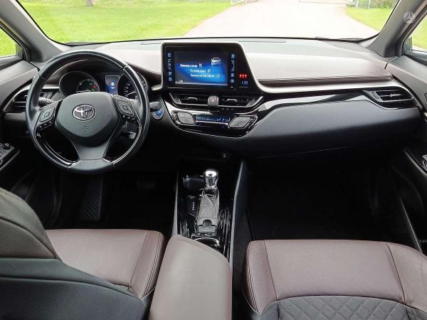 Pelēks Toyota C-HR 2018 Šauļi, ar dzinēja tilpumu 1.80 L un nobraukumu 92 tūkst. km par 16750 €, foto 11 vietnē AUTOMOTO.COM.LV