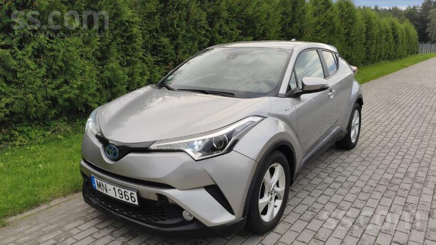 Pelēks Toyota C-HR 2018 Rīga, ar dzinēja tilpumu 1.80 L un nobraukumu 86 tūkst. km par 15500 €, foto 6 vietnē AUTOMOTO.COM.LV