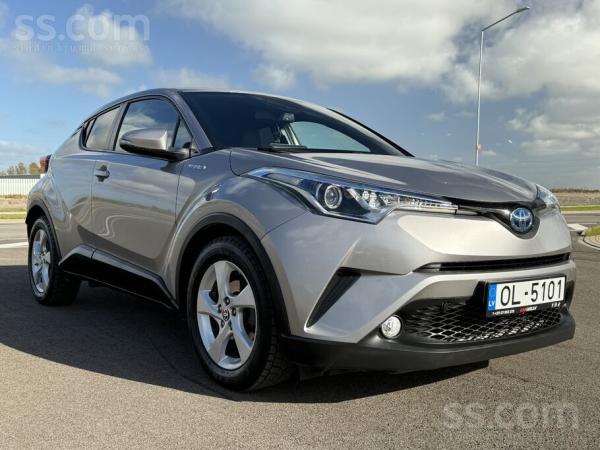 Toyota C-HR 2018 Liepāja vietnē Pelēks Toyota C-HR 2018 Liepāja, ar dzinēja tilpumu 1.80 L un nobraukumu 110 tūkst. km par 14950 €, foto 1 vietnē AUTOMOTO.COM.LV