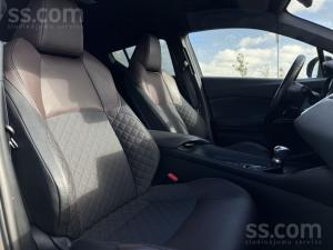 Pelēks Toyota C-HR 2018 Liepāja, ar dzinēja tilpumu 1.80 L un nobraukumu 110 tūkst. km par 14950 €, foto 14 vietnē AUTOMOTO.COM.LV