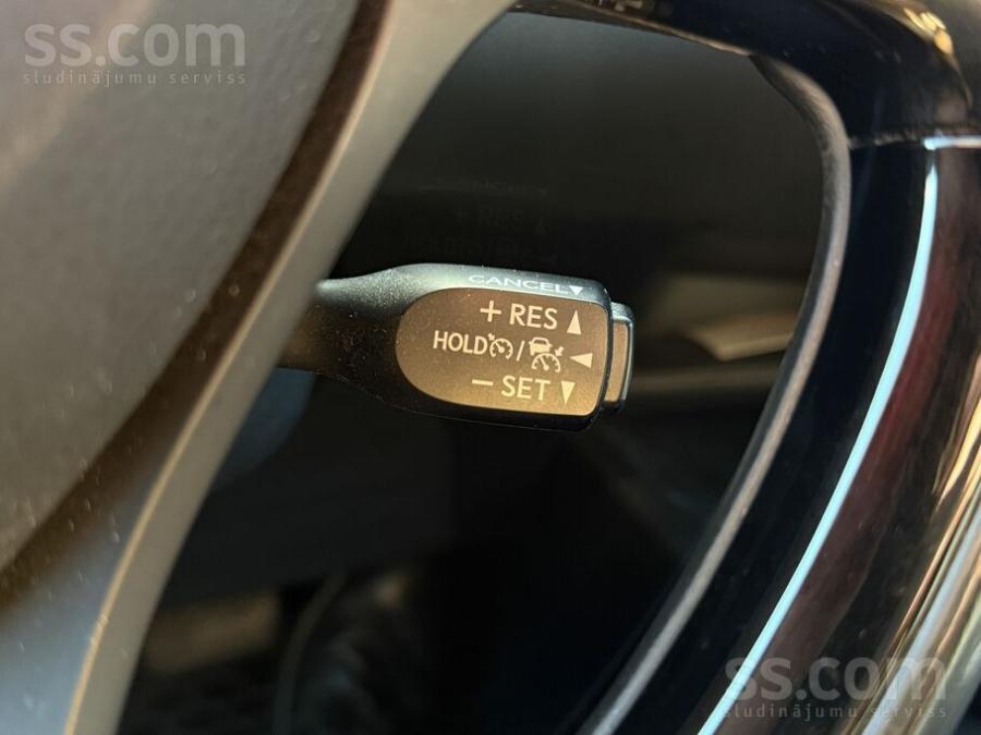 Pelēks Toyota C-HR 2018 Liepāja, ar dzinēja tilpumu 1.80 L un nobraukumu 110 tūkst. km par 14950 €, foto 19 vietnē AUTOMOTO.COM.LV