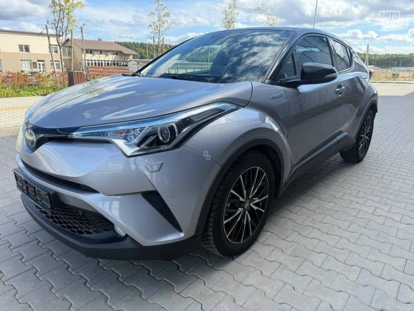Pelēks Toyota C-HR 2018 Viļņa, ar dzinēja tilpumu 1.80 L un nobraukumu 205 tūkst. km par 16900 €, foto 3 vietnē AUTOMOTO.COM.LV
