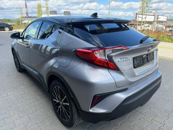 Pelēks Toyota C-HR 2018 Viļņa, ar dzinēja tilpumu 1.80 L un nobraukumu 205 tūkst. km par 16900 €, foto 9 vietnē AUTOMOTO.COM.LV