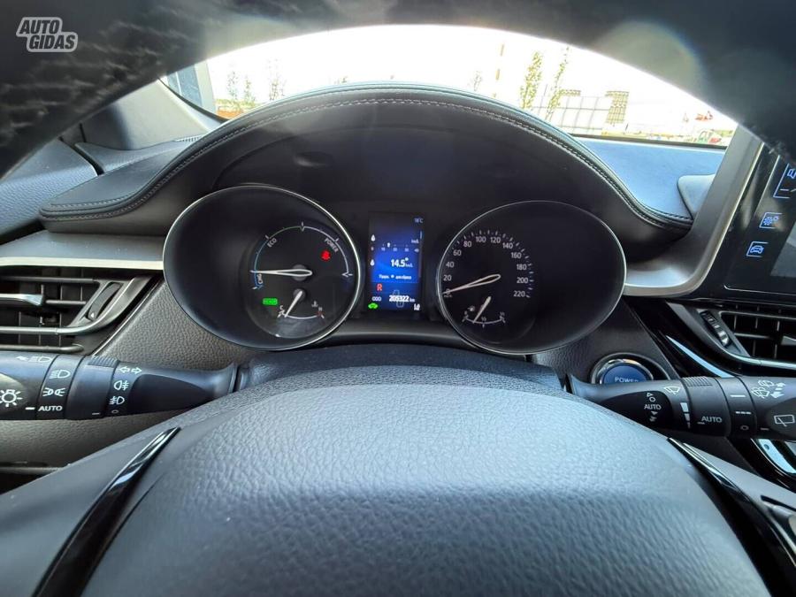 Серый Тойота C-HR 2018 в Вильнюс, объемом двигателя 1.80 л и пробегом 205 тыс. км за 16900 €, фото 26 на AUTOMOTO.COM.LV