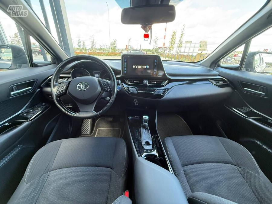 Серый Тойота C-HR 2018 в Вильнюс, объемом двигателя 1.80 л и пробегом 205 тыс. км за 16900 €, фото 27 на AUTOMOTO.COM.LV