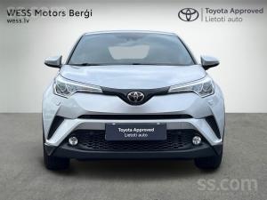 Grey Toyota C-HR 2018 in Riga, with an engine capacity of 1.20 L and mileage of 71 thousand km for 14990 €, photo 6 on AUTOMOTO.COM.LV