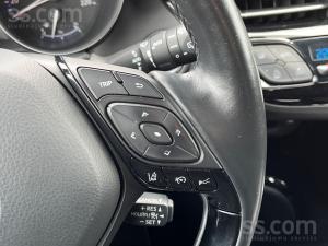 Grey Toyota C-HR 2018 in Riga, with an engine capacity of 1.20 L and mileage of 71 thousand km for 14990 €, photo 18 on AUTOMOTO.COM.LV