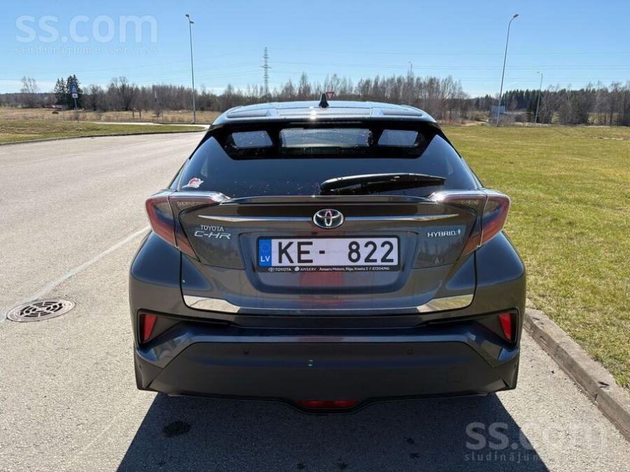 Pelēks Toyota C-HR 2019 Ogre, ar dzinēja tilpumu 1.80 L un nobraukumu 147 tūkst. km par 16300 €, foto 5 vietnē AUTOMOTO.COM.LV