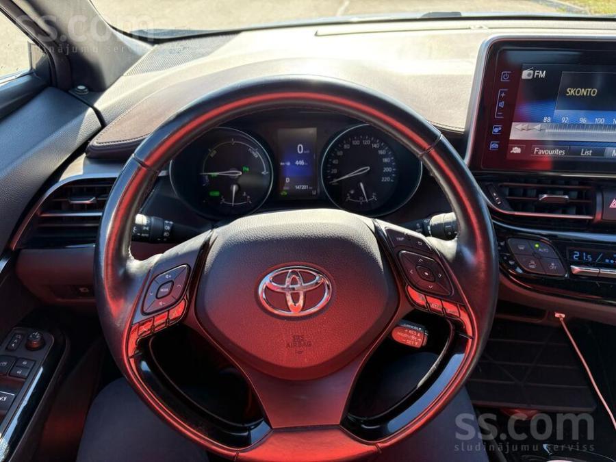 Pelēks Toyota C-HR 2019 Ogre, ar dzinēja tilpumu 1.80 L un nobraukumu 147 tūkst. km par 16300 €, foto 9 vietnē AUTOMOTO.COM.LV