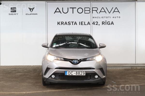Grey Toyota C-HR 2019 in Riga, with an engine capacity of 1.80 L and mileage of 110 thousand km for 23500 €, photo 2 on AUTOMOTO.COM.LV