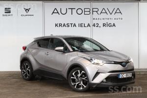 Grey Toyota C-HR 2019 in Riga, with an engine capacity of 1.80 L and mileage of 110 thousand km for 23500 €, photo 3 on AUTOMOTO.COM.LV