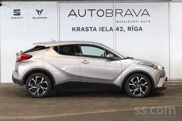 Grey Toyota C-HR 2019 in Riga, with an engine capacity of 1.80 L and mileage of 110 thousand km for 23500 €, photo 5 on AUTOMOTO.COM.LV